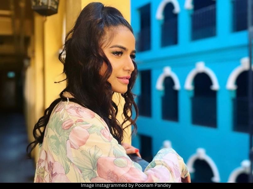 Poonam Pandey Dies Of Cervical Cancer, Here's How The World Reacted