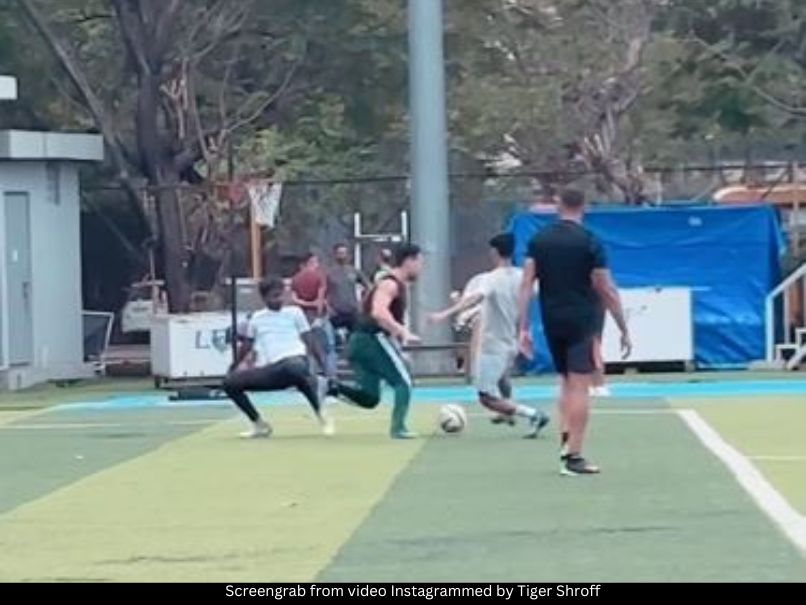 Tiger Shroff Plays Football, Shows Off Exceptional Dribbling Skills ...