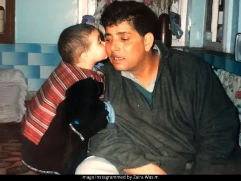 'Dangal' Star Zaira Wasim's Father Dies